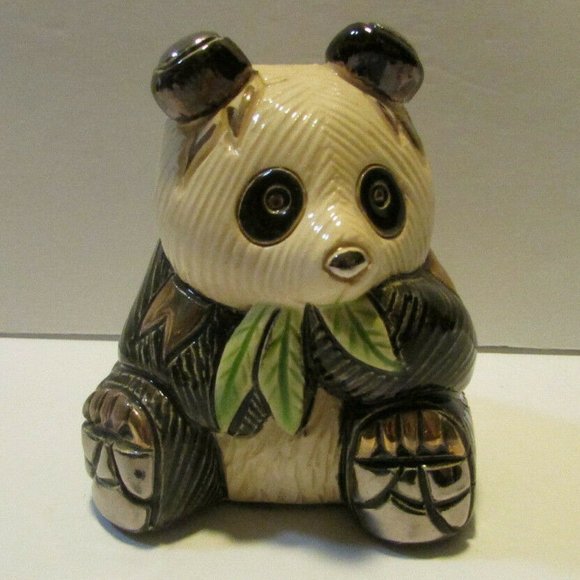 Accents | Derosa Rinconada Uruguay Black And White Panda Bear Sitting ...